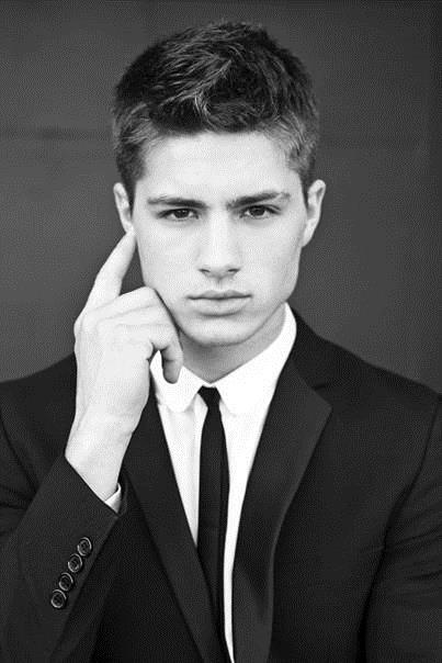 Picture of Travis Burns