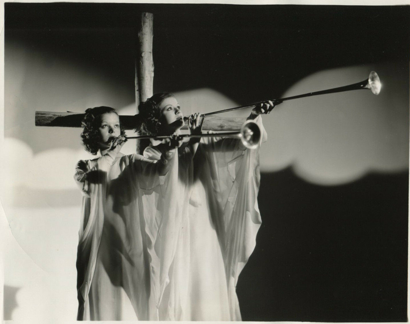 Dixie Dunbar, Helen Wood