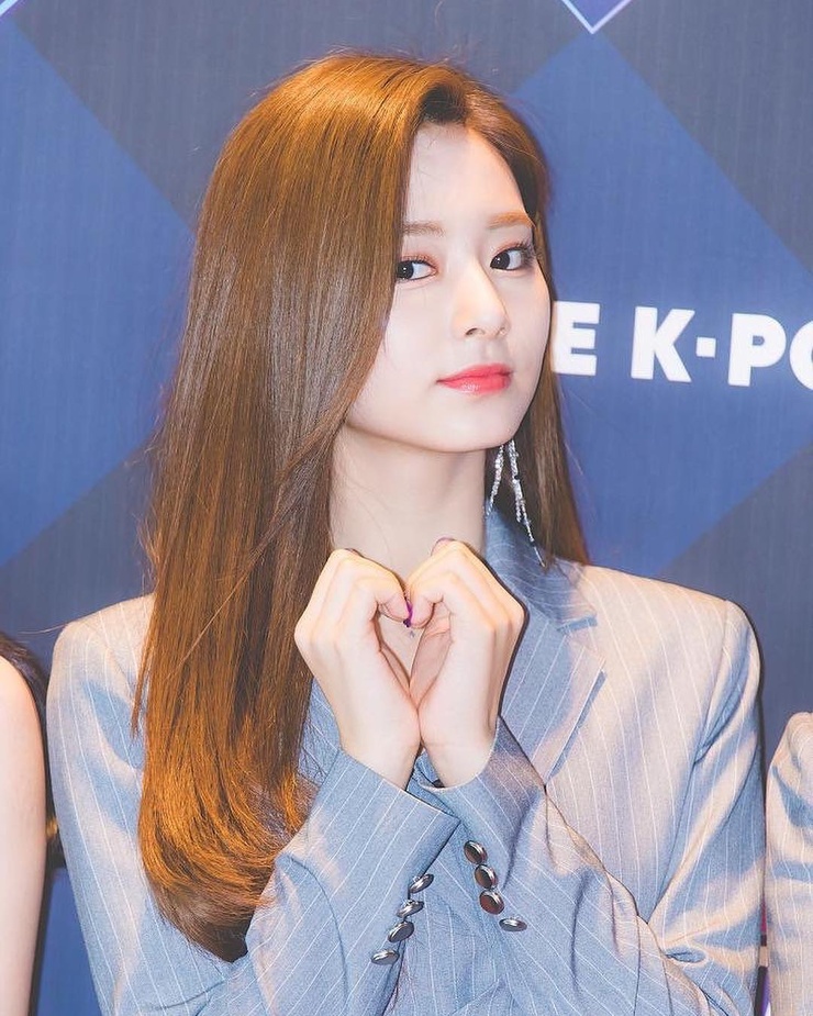 Picture of Chou Tzu-yu (Tzuyu)