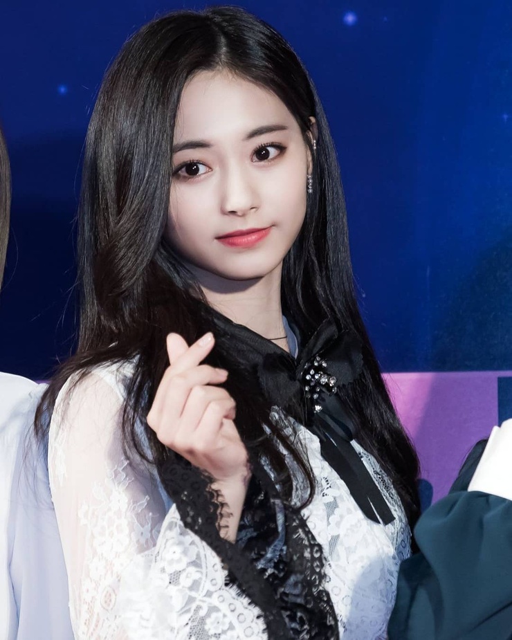 Picture of Chou Tzu-yu (Tzuyu)