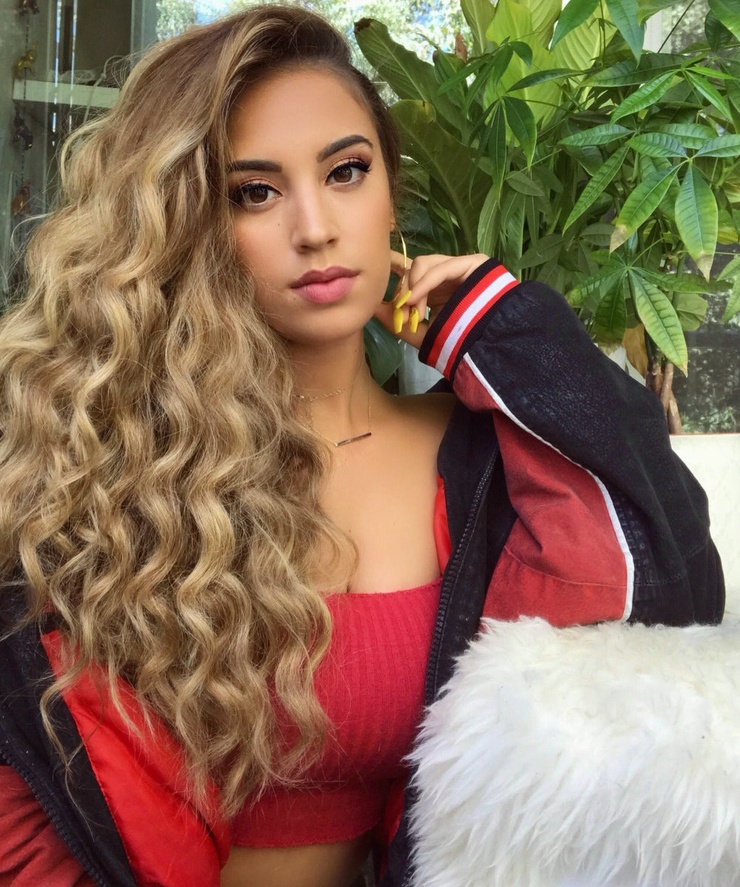 Picture of Alina Baraz