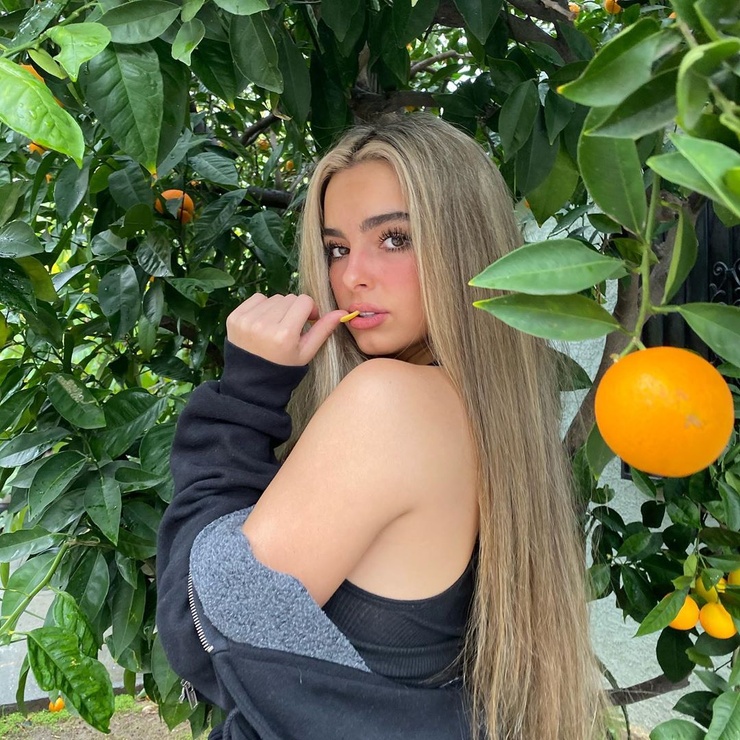 Addison Easterling image