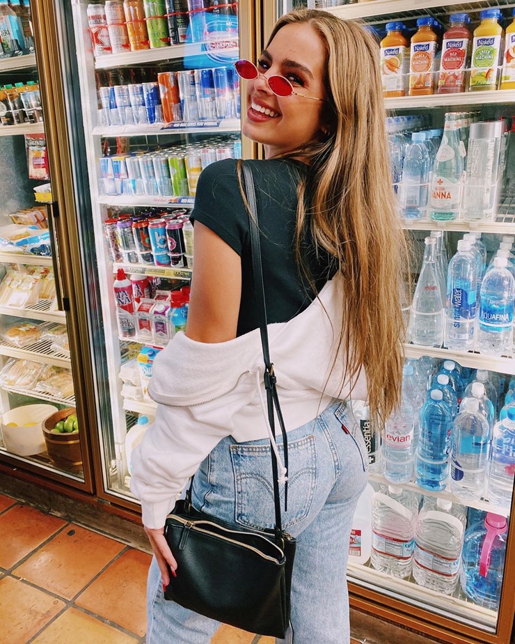 Addison Easterling image