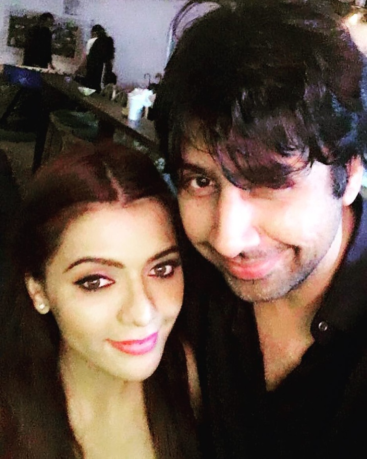 Picture of Ruhi Singh