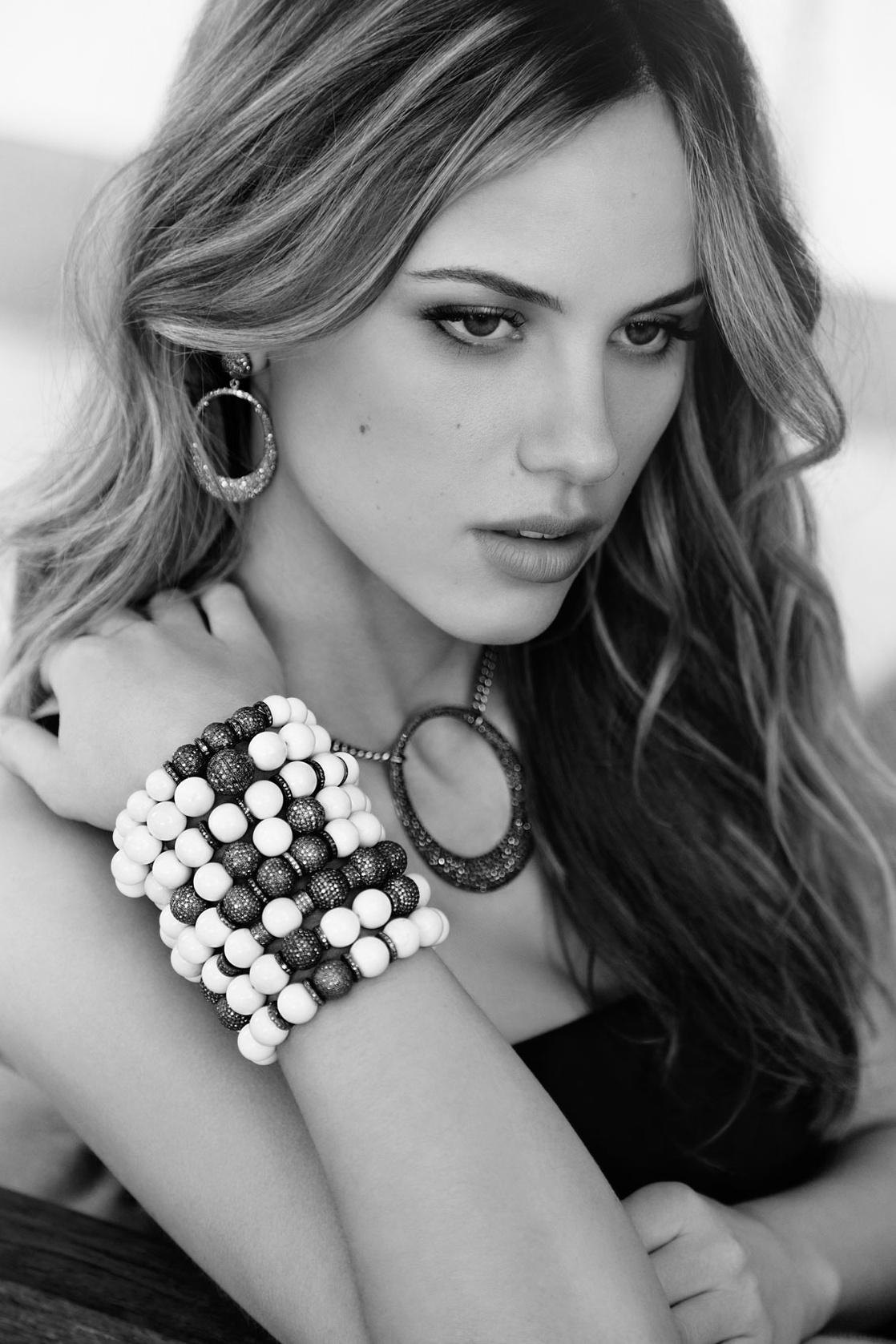 Halston Sage picture