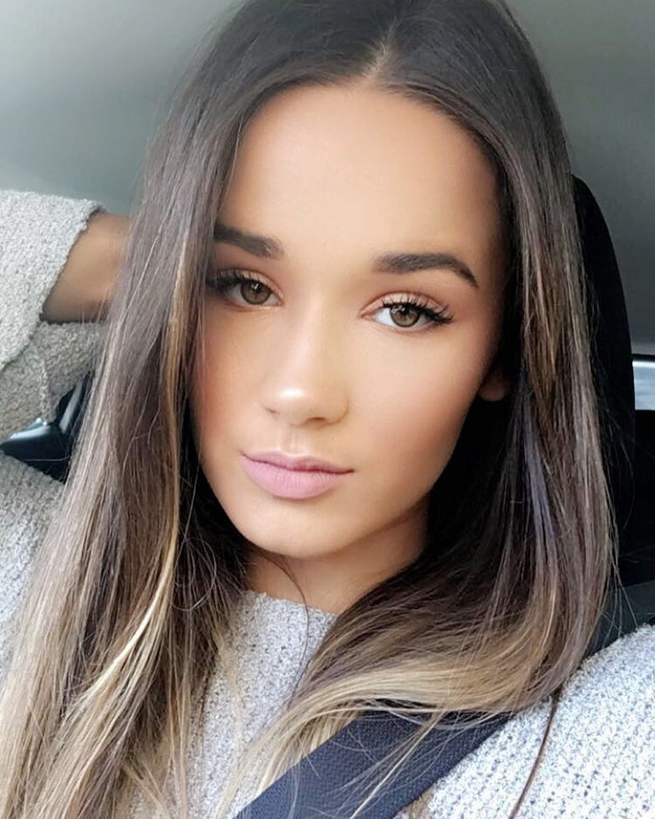 Picture of Isabelle Clarke (model)