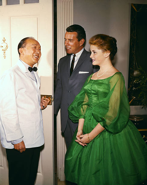 Sammee Tong, John Forsythe, Noreen Corcoran