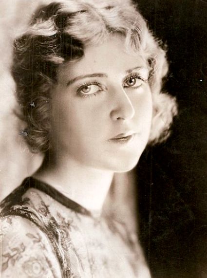 Picture of Gloria Grey