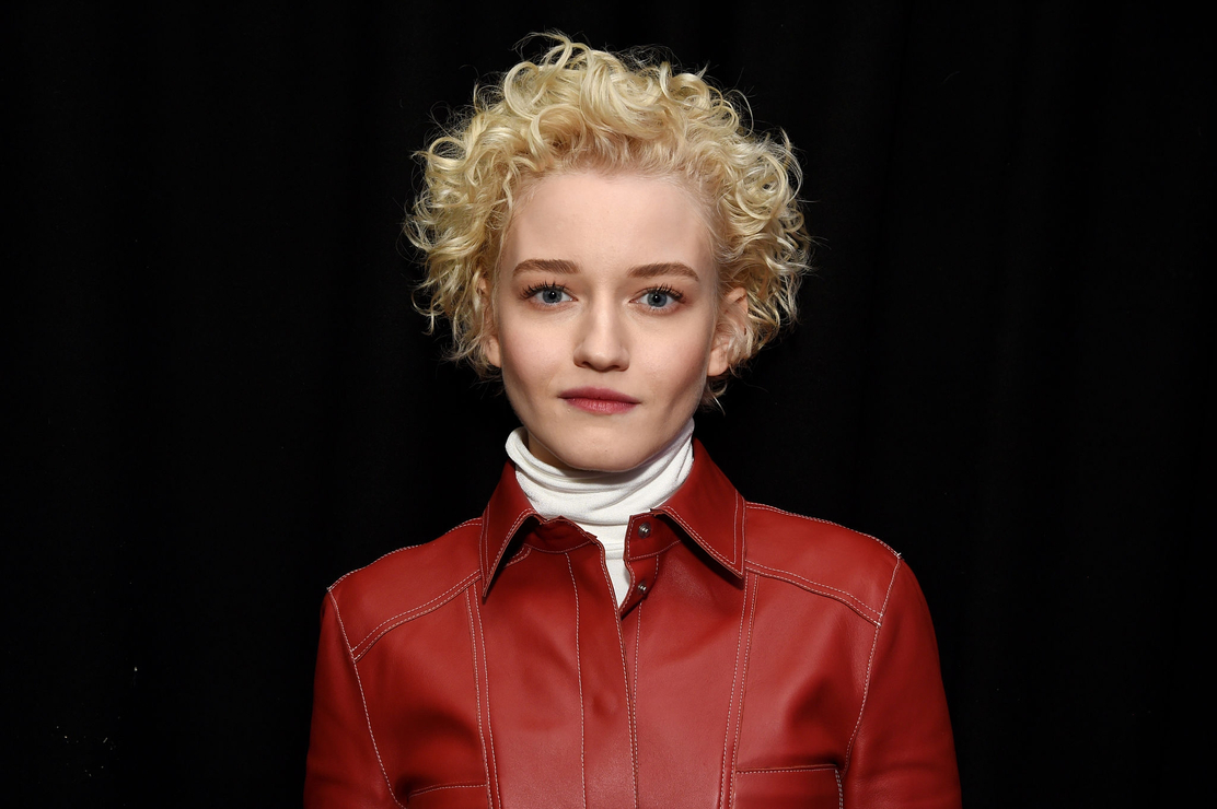 Julia Garner picture