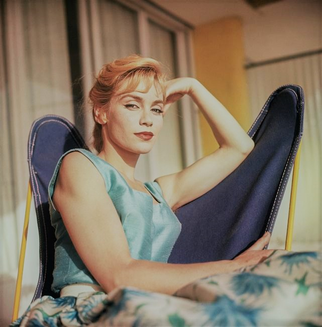 Estella Blain image