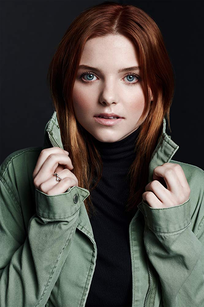 Picture of Chloe Csengery