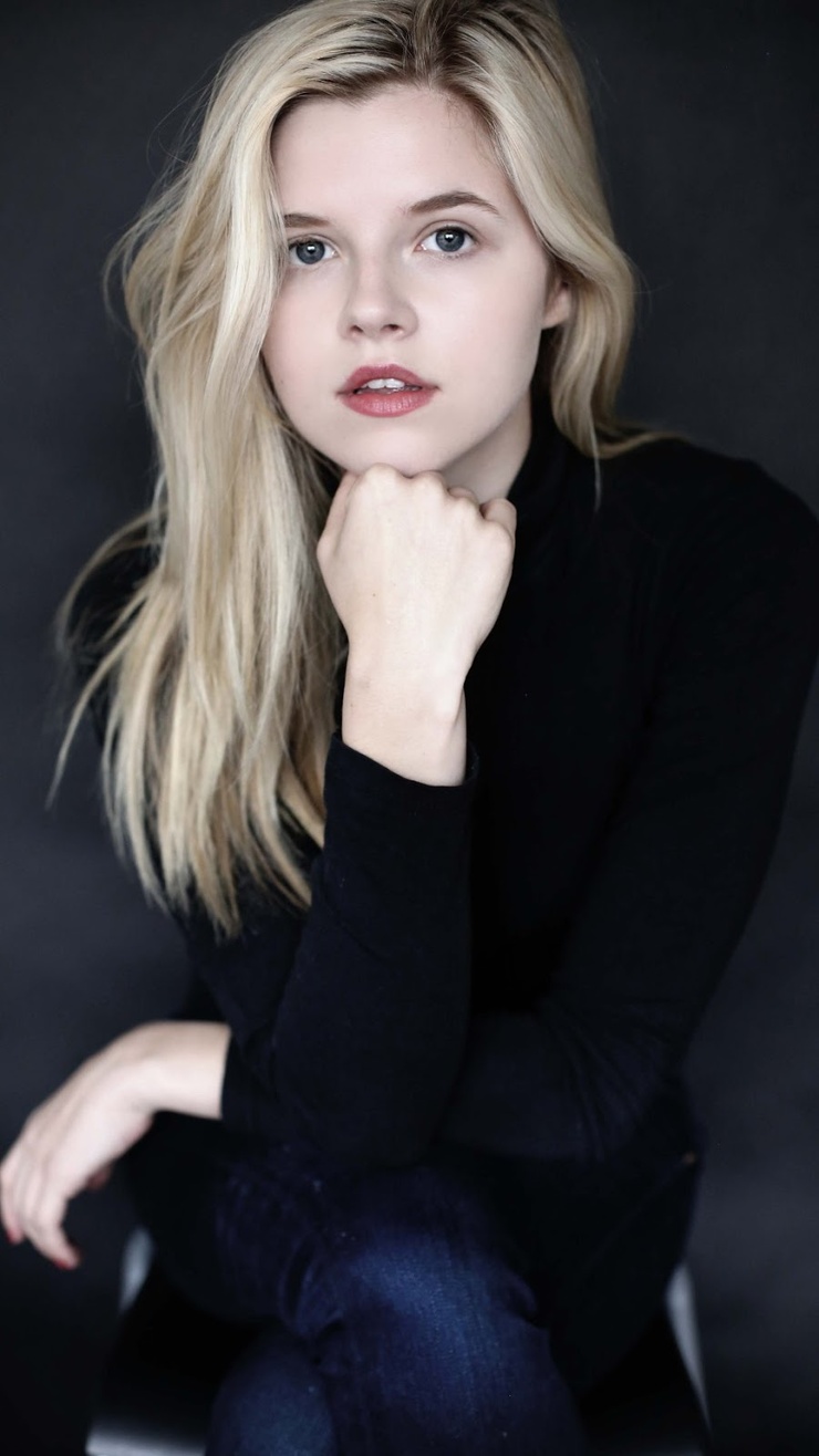 Picture of Ana Mulvoy-Ten