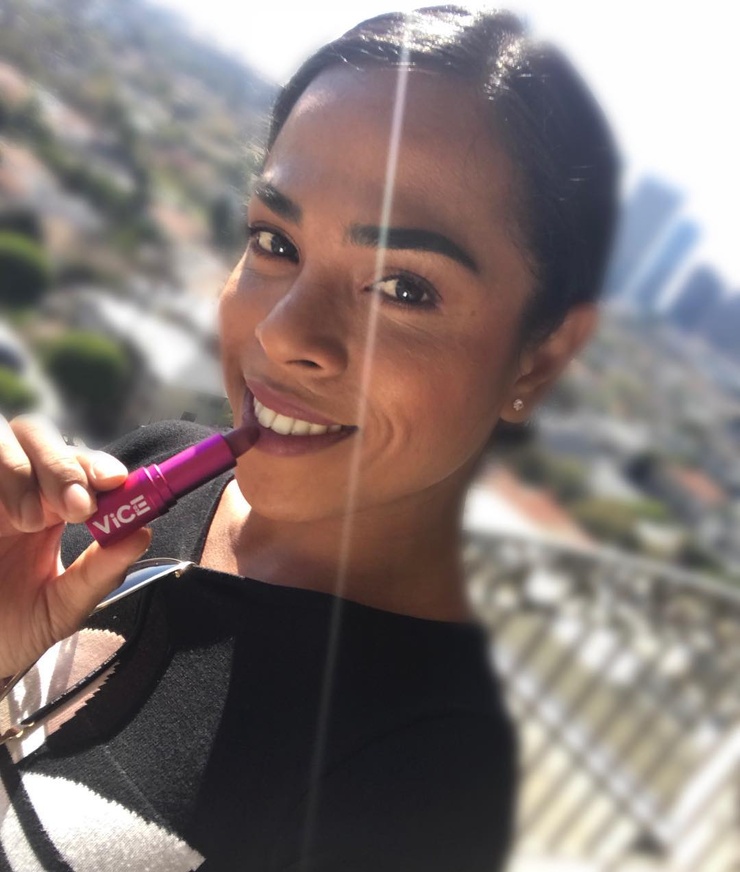 Picture of Nikki Raven