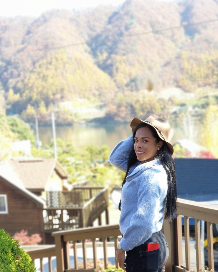 Picture of Nikki Raven