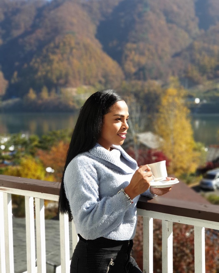 Picture of Nikki Raven