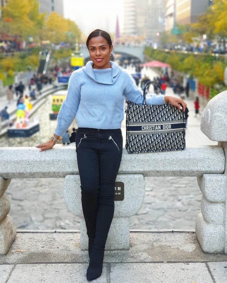 Picture of Nikki Raven