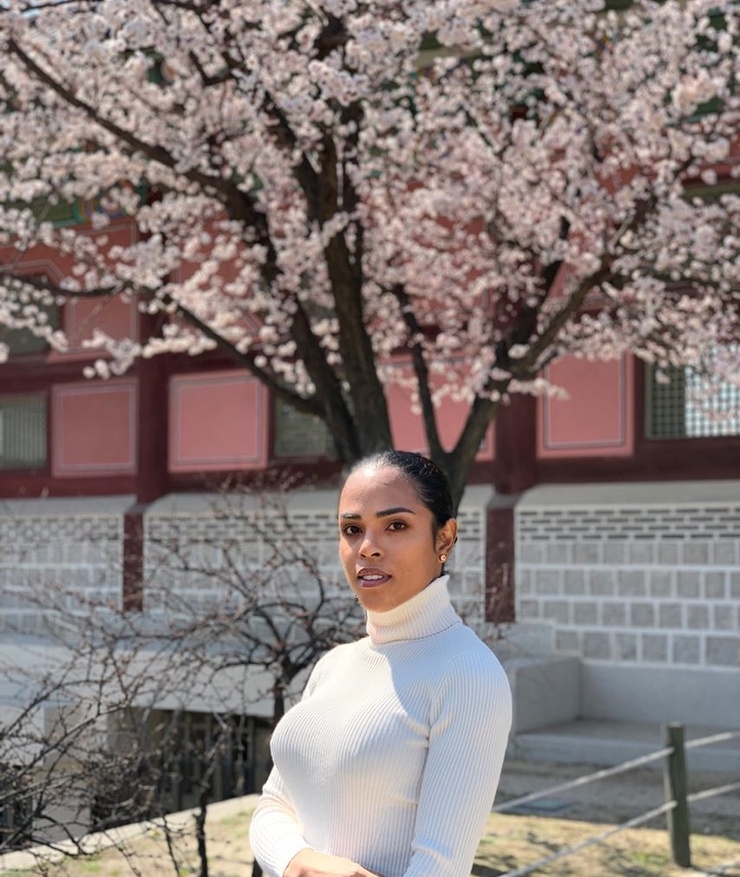 Picture of Nikki Raven