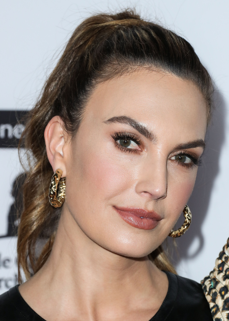 Picture of Elizabeth Chambers