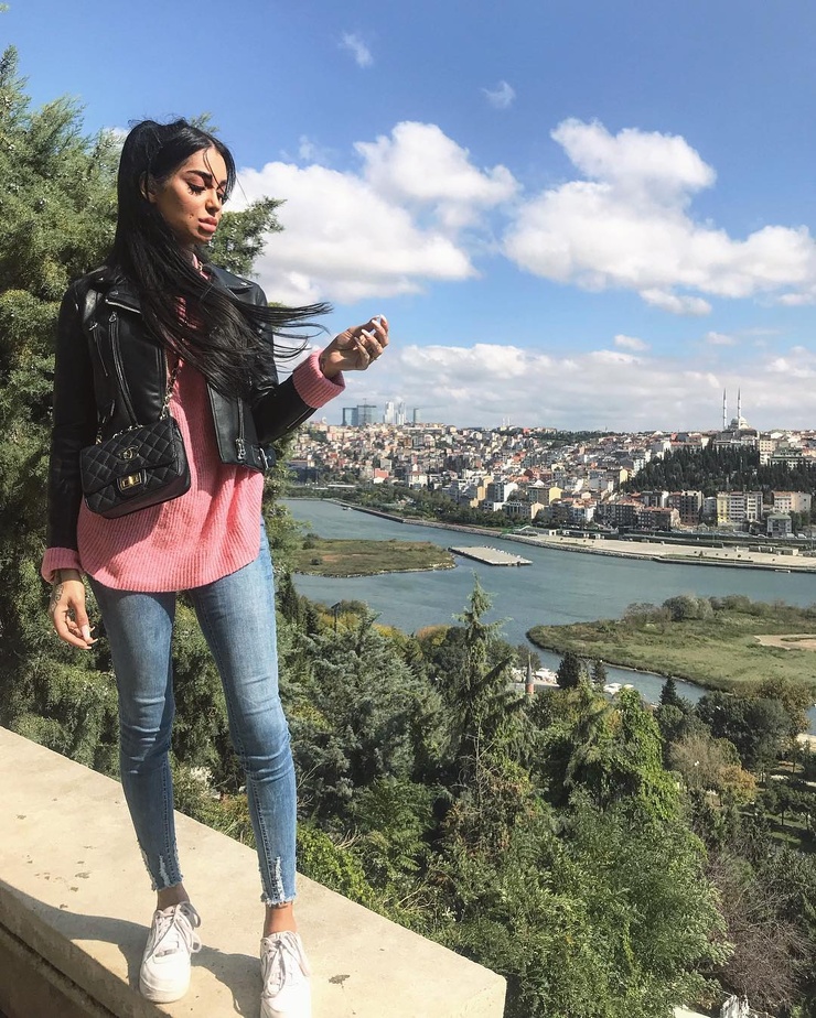 Picture of Alev Rules