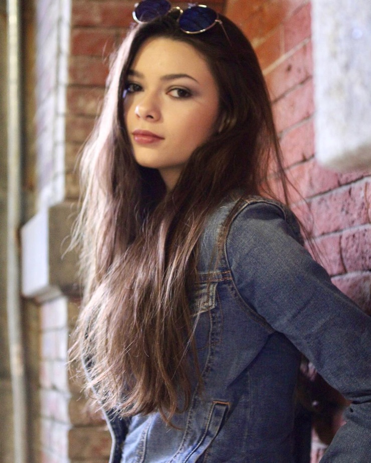 Nikki Hahn image