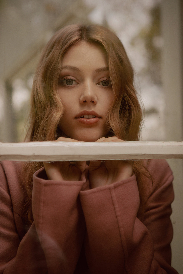 Picture of Grace Van Dien