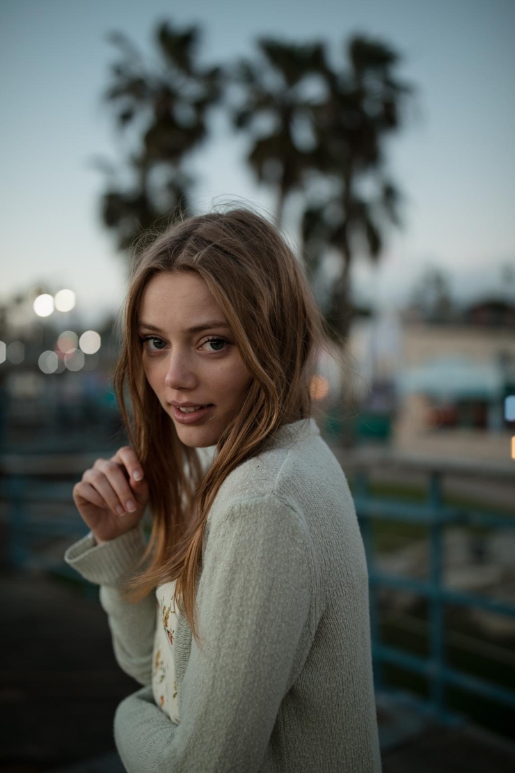 Picture Of Grace Van Dien