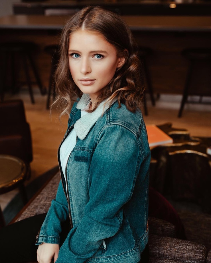 Picture of Alexandra Beaton