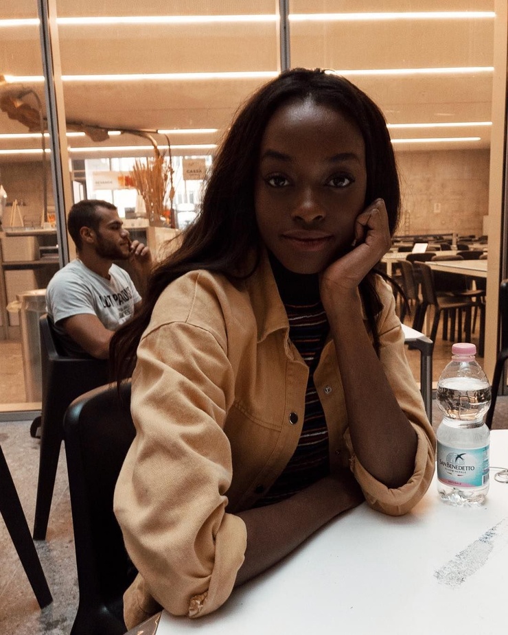 Picture of Anne Barreto