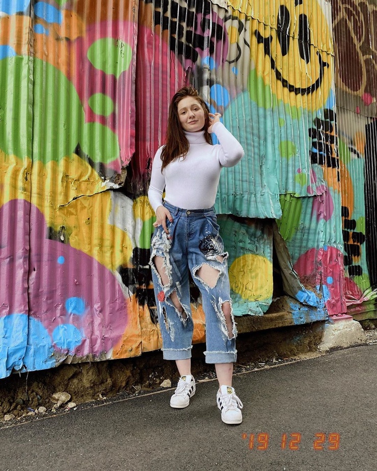 Emma Kenney image