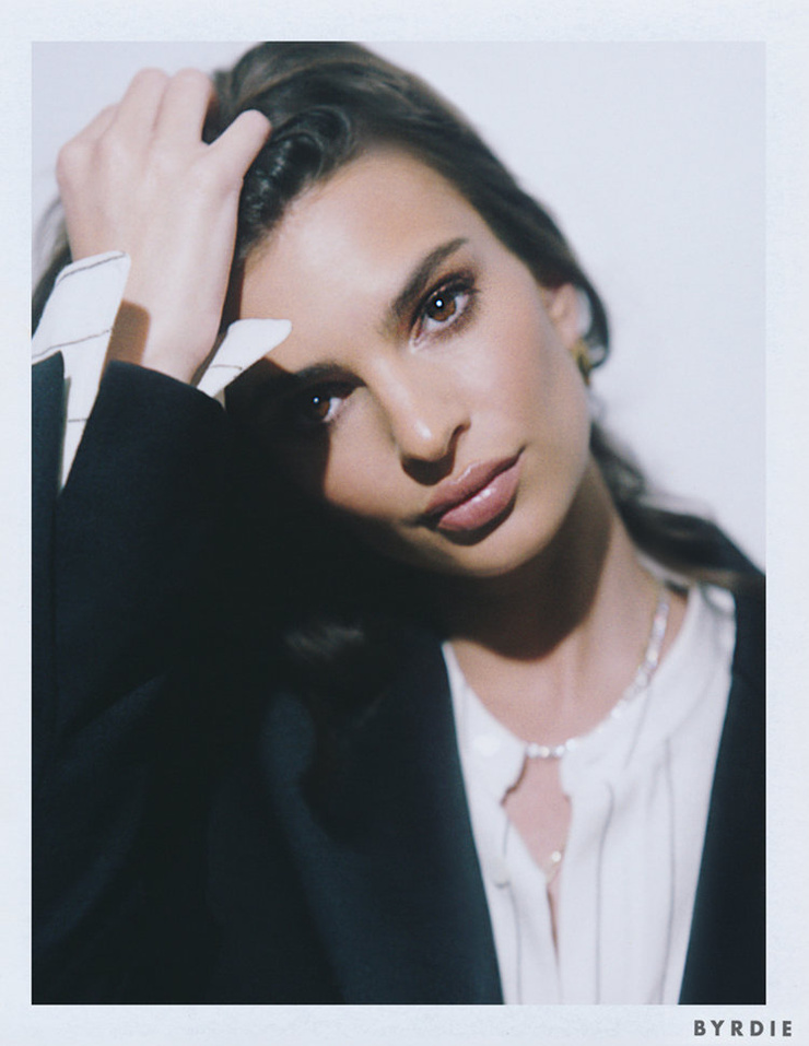 Picture of Emily Ratajkowski