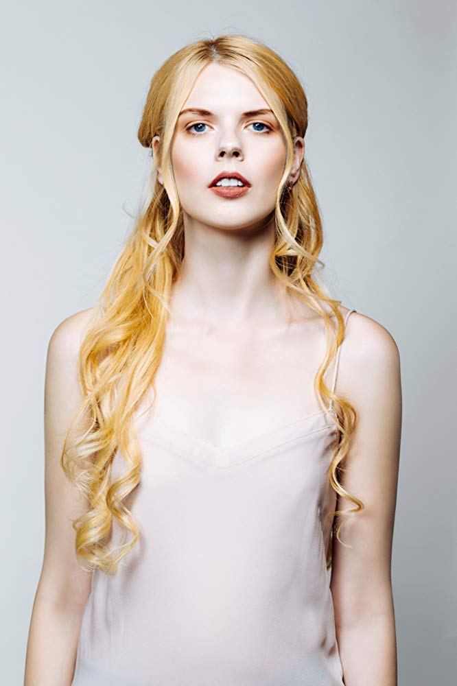 Picture of Ayvianna Snow
