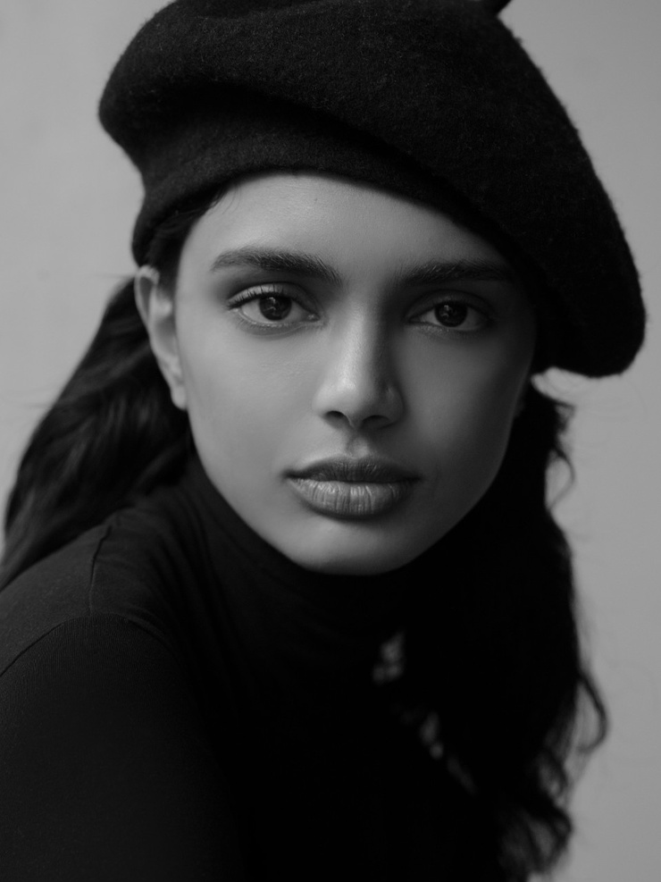 Monica Tomas picture