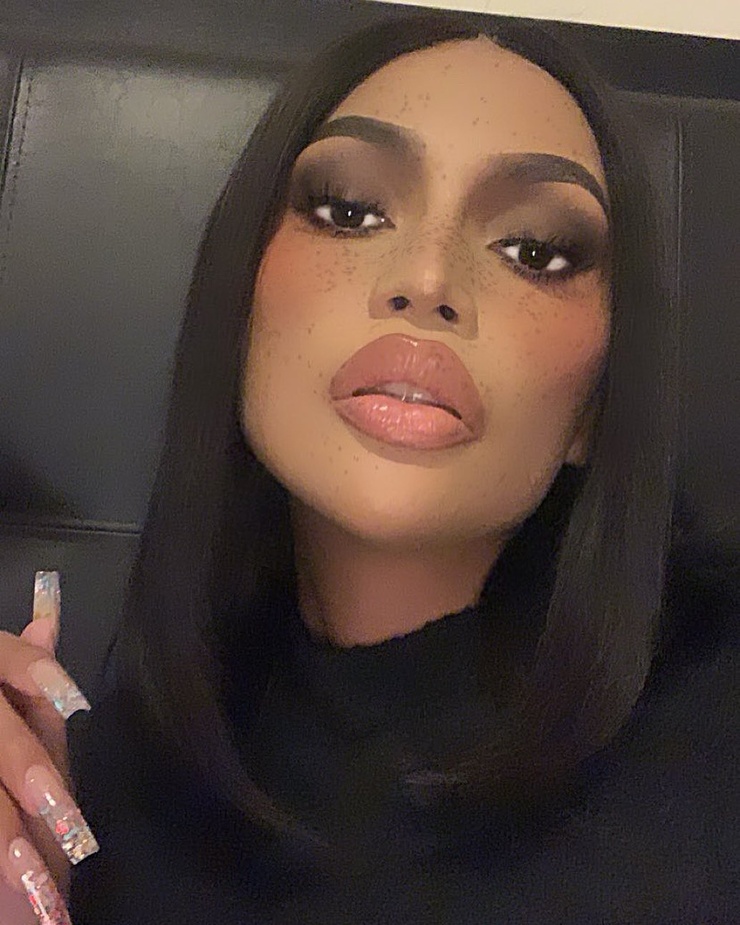 Isis Mascote picture