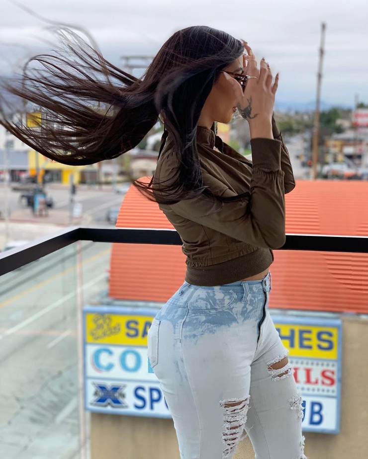 Picture of Isis Mascote