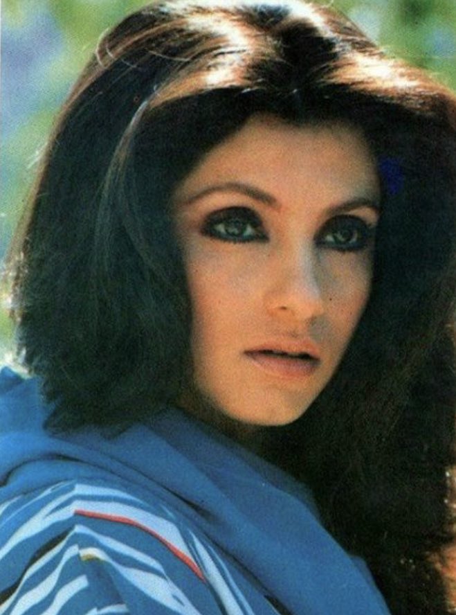 Dimple Kapadia image