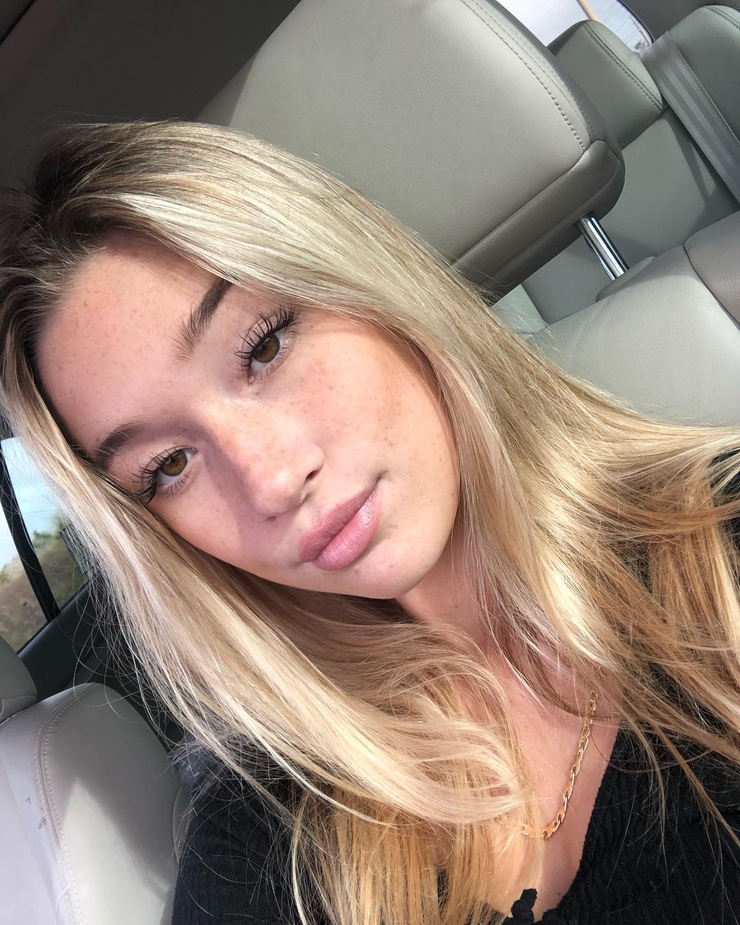 Picture of Kayla Jones ()