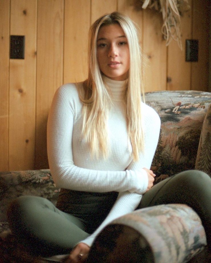 Picture of Kayla Jones ()