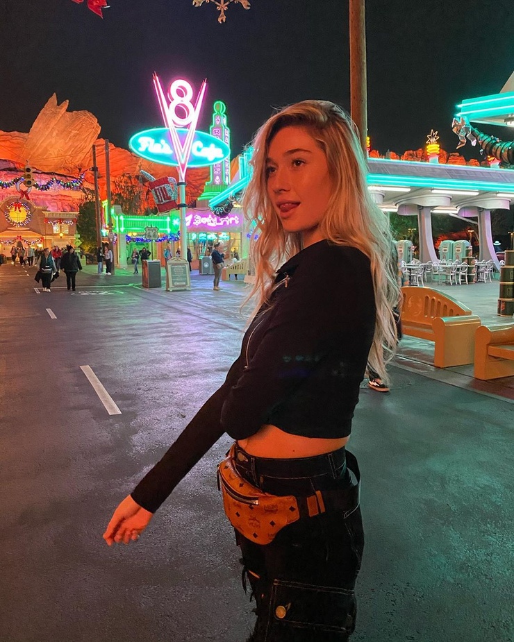 Picture of Kayla Jones ()