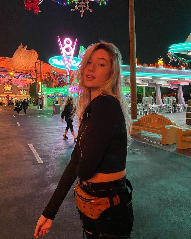 Picture of Kayla Jones ()