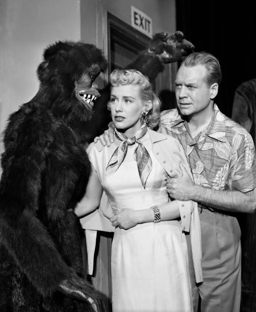 Dorothy Patrick Davis, Lyle Bettger