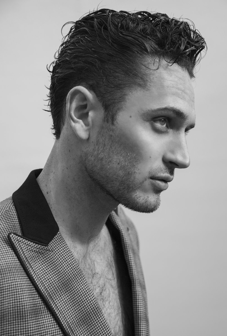 Picture of Colin Woodell