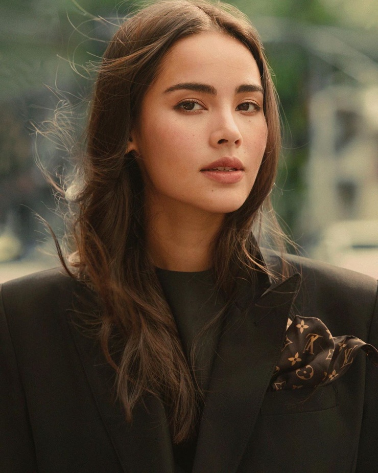 Picture of Urassaya Sperbund