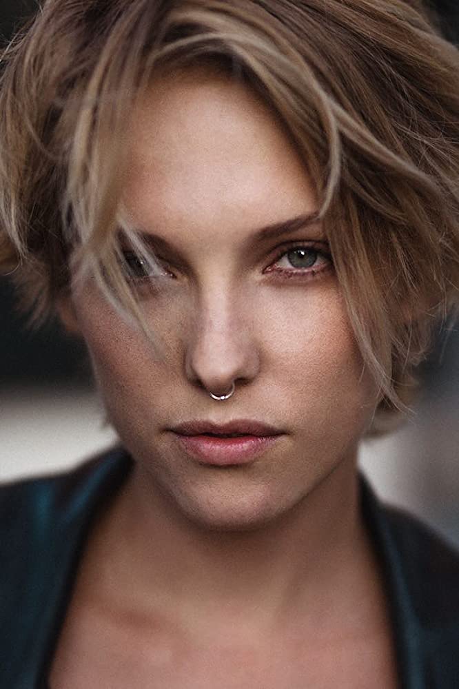 Picture of July Janssen