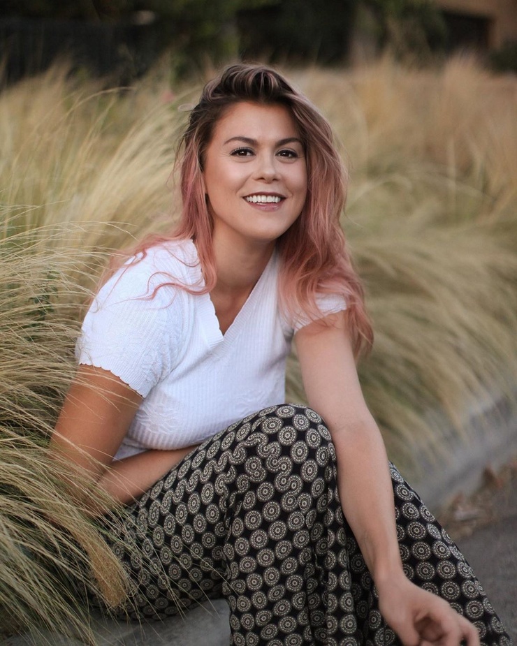 Picture of Lindsey Shaw