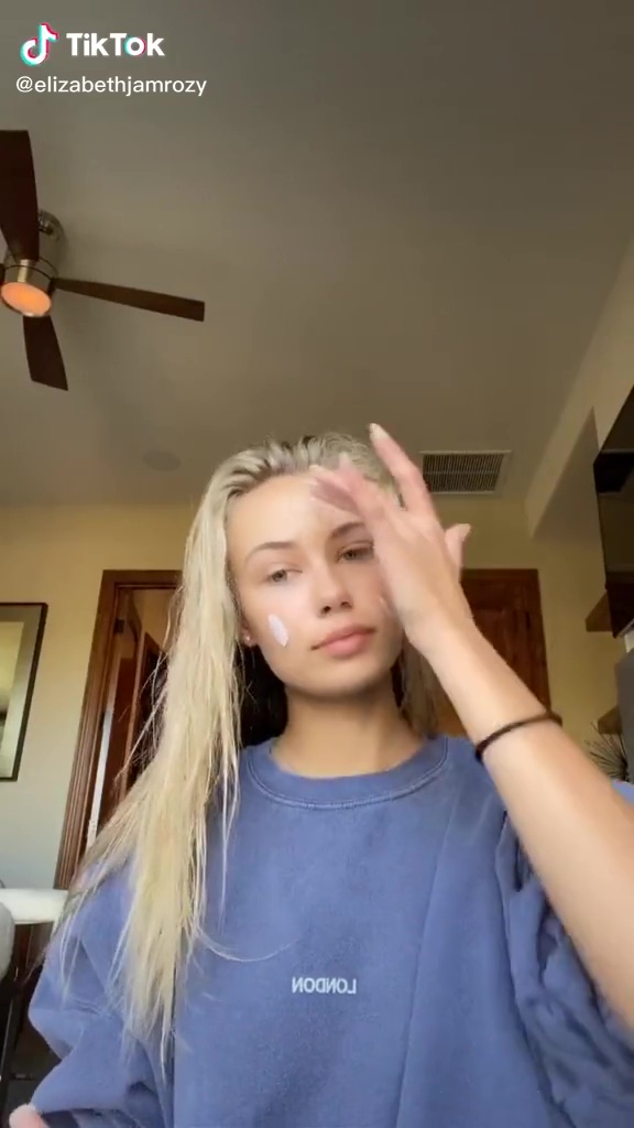 Picture of Elizabeth Jamrozy