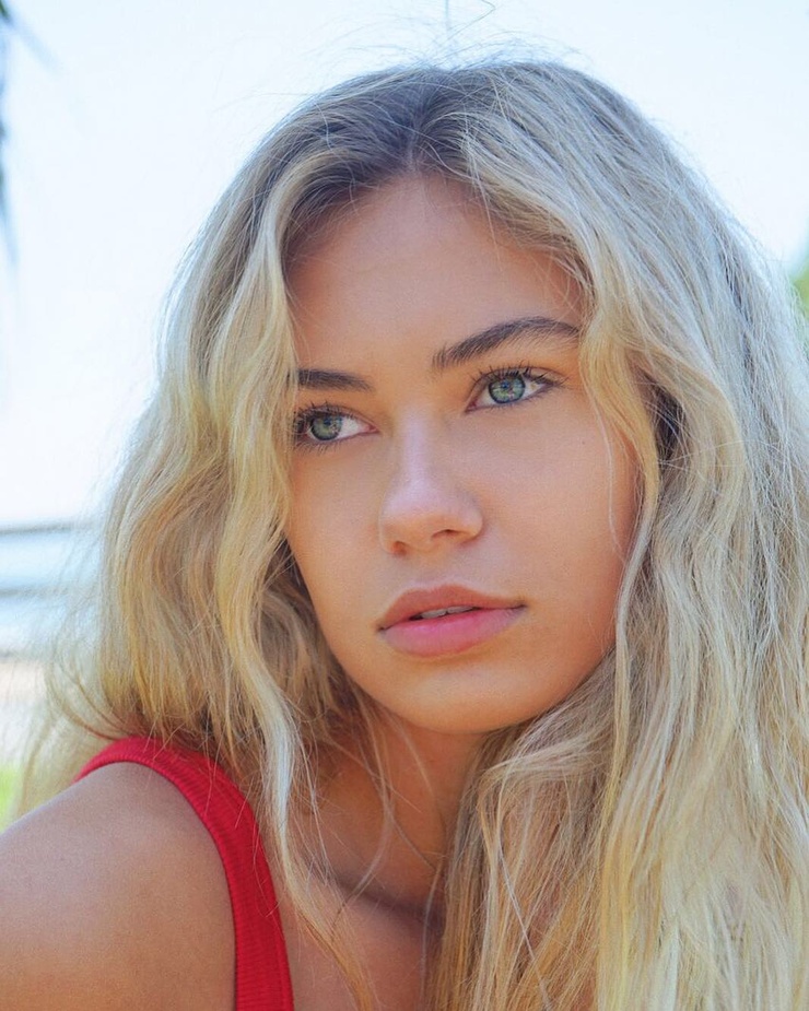 Picture of Elizabeth Jamrozy