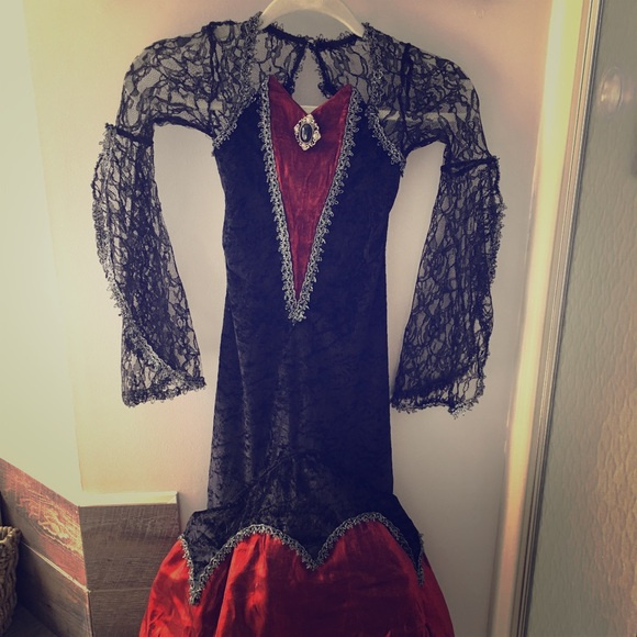 Picture of Midnight Vampiress Costume for Girls
