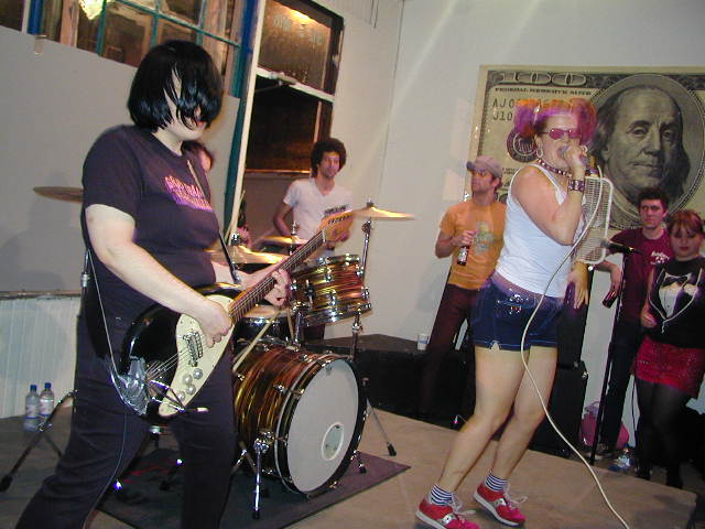 Bratmobile image