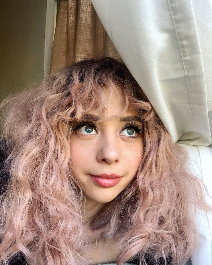 Picture of Anna Lore