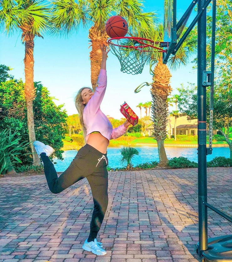 Noelle Foley picture